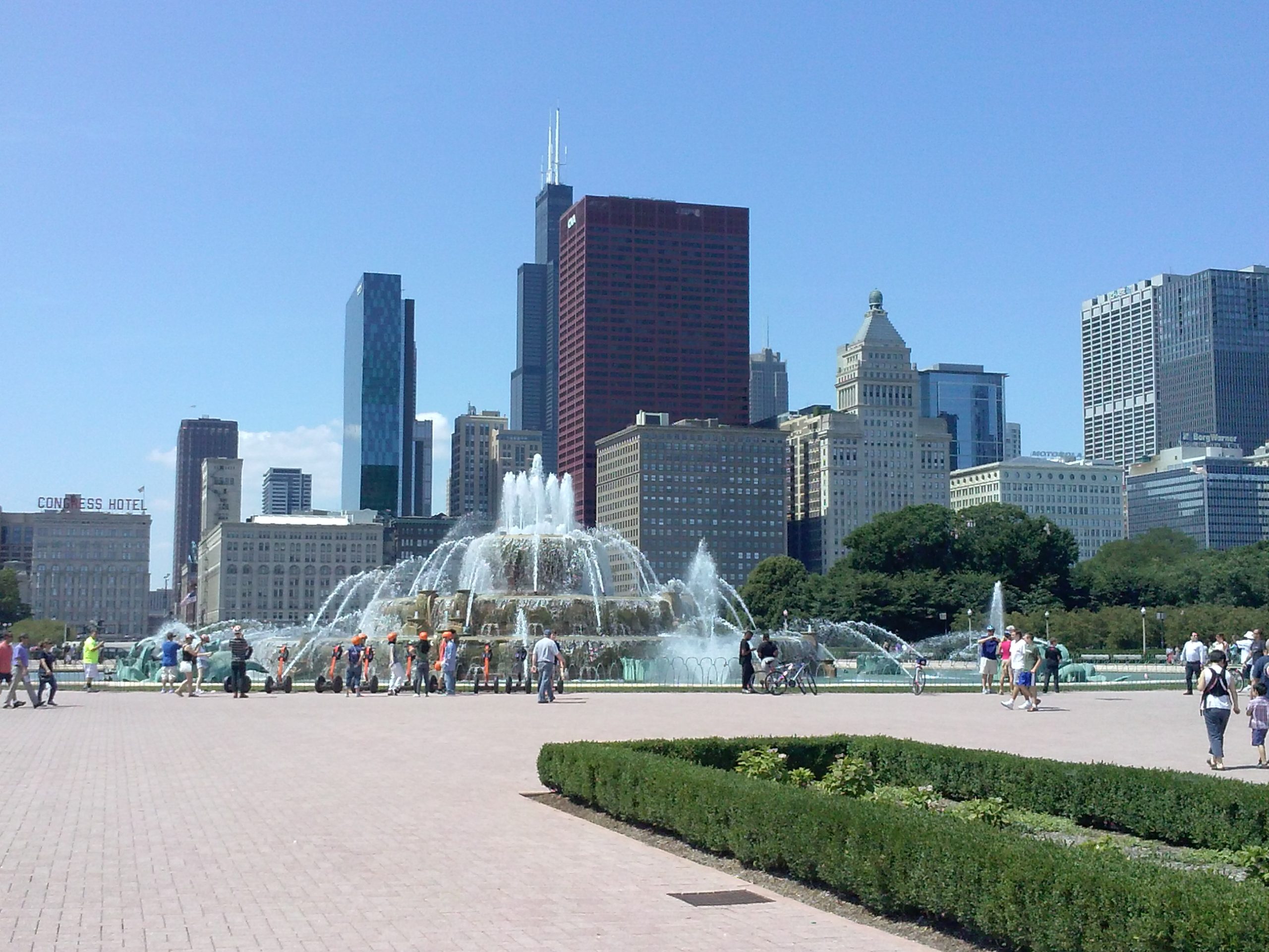 Buckingham Fountain - Daisy Friday